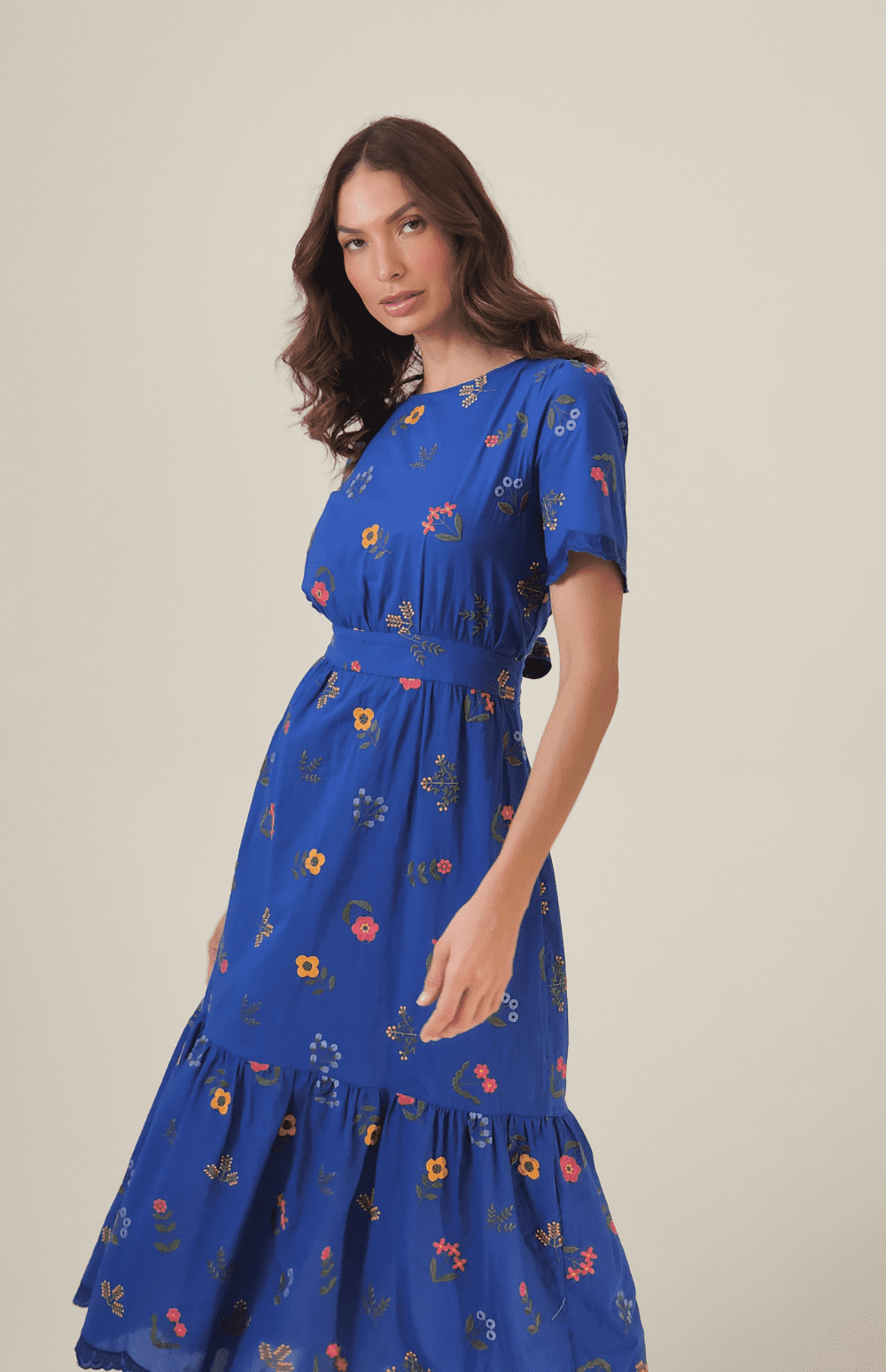 VESTiDO VOIL BORDADO FLORES ABERTURA COSTAS - AZUL - Loja Pusco