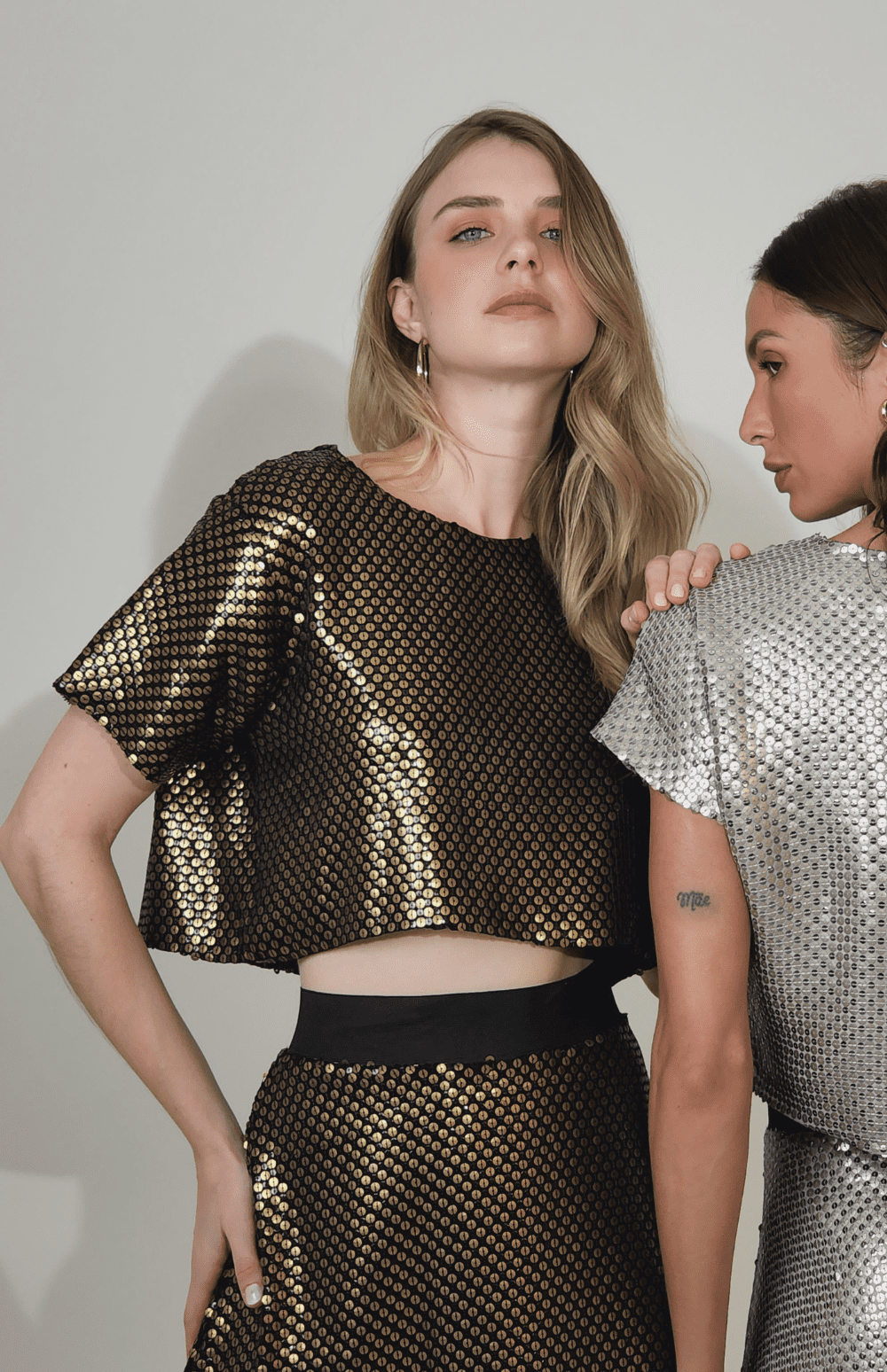 BLUSA CROPPED PAETE - PRETO - Loja Pusco